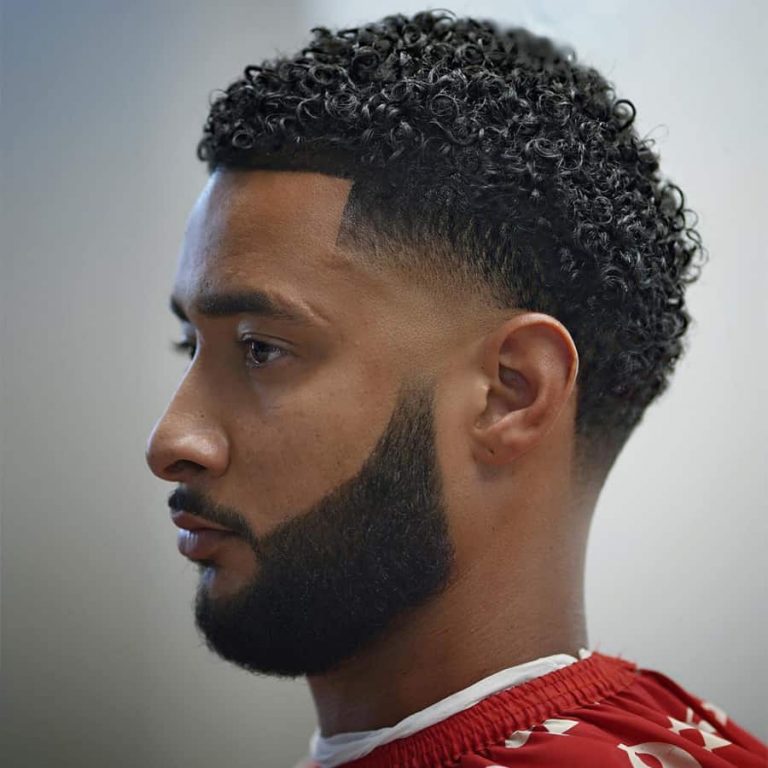 Mastering the Low Fade cut: 21 perfect ideas for men with curly hair ...