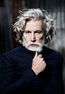 Silver Fox Style: A Guide to Men's Grey Hairstyles and Fashion