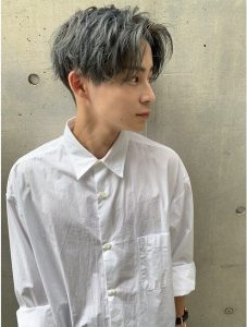 Explore Men's Gray Hair Styles: From Silver Highlights to Dark Ash