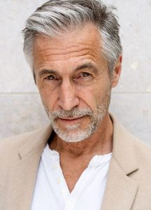 Silver Fox Style: A Guide to Men's Grey Hairstyles and Fashion