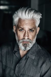 Silver Fox Style: A Guide to Men's Grey Hairstyles and Fashion