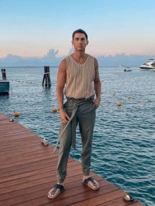 Essential Men's Summer Styles: From Casual to Street Chic